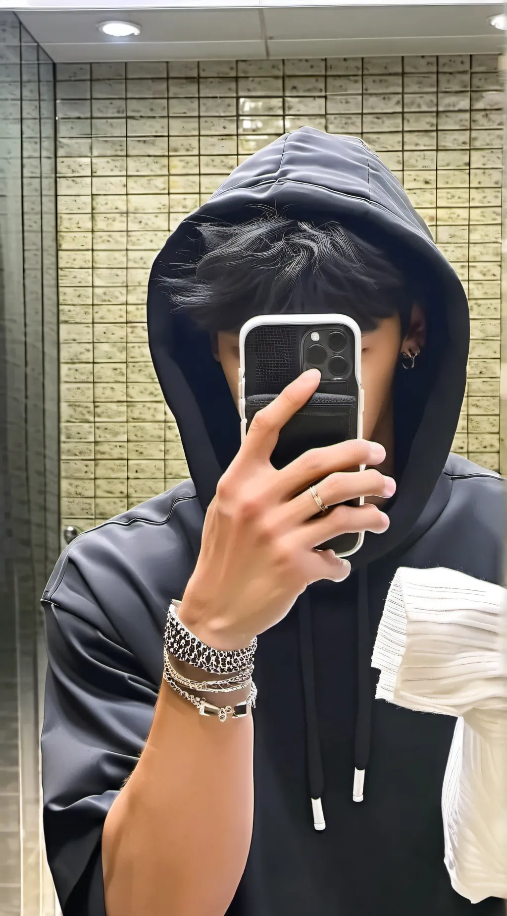 Chat with Alex chino - text or voice, Enjoy AI Chat Free & Safe