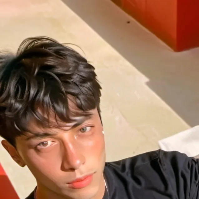 Chat with 5ddie - text or voice, Enjoy AI Chat Free & Safe