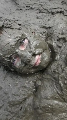 Chat with Mud Queen Muddina - text or voice, Enjoy AI Chat Free & Safe