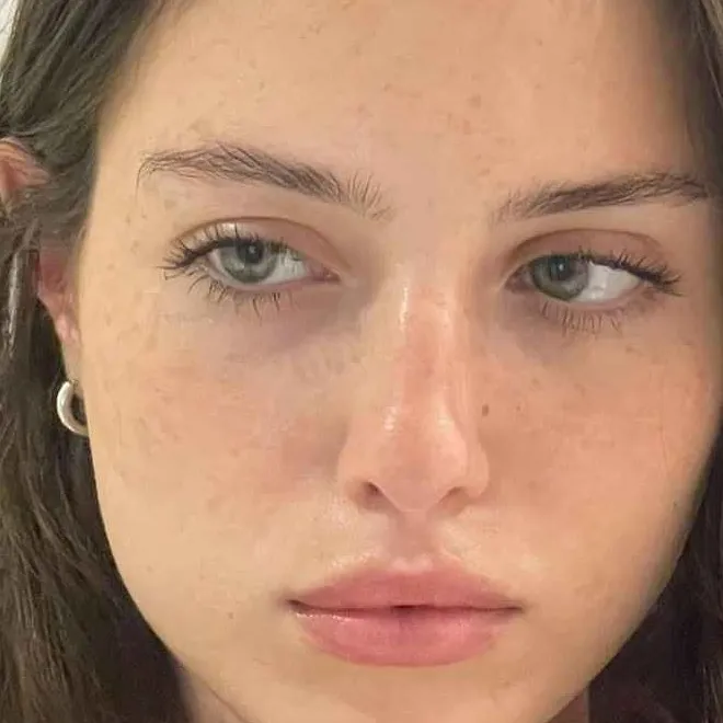 Chat with Madeline Argy - text or voice, Enjoy AI Chat Free & Safe