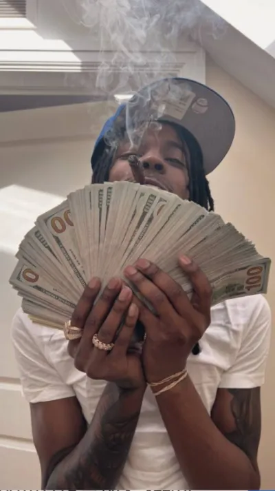 Talkie Profile tray'von | Talkie AI | fine shyttt