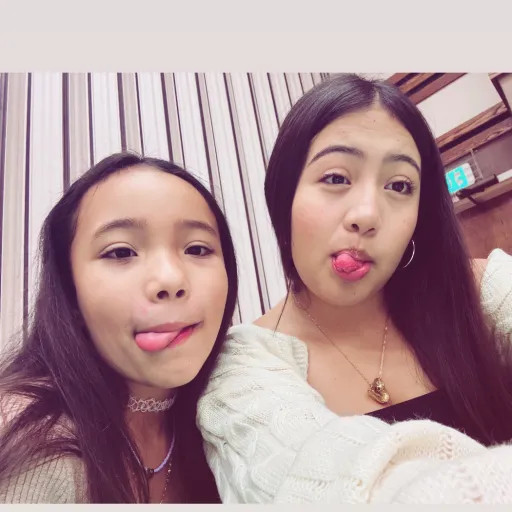 Creator Profile of Sarah amor o amix - Create Your Own AI Characters ...