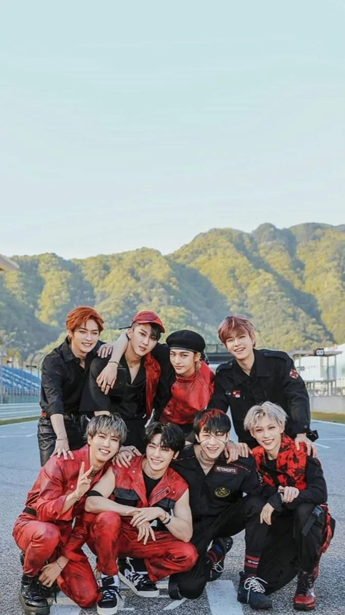 Chat with Stay Kids!!!!!!!!! - text or voice, Enjoy AI Chat Free & Safe