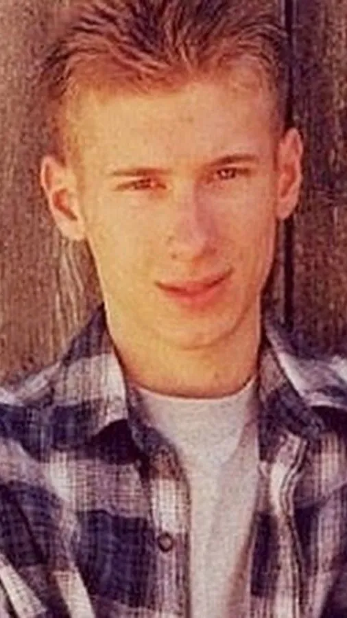 Chat with Eric Harris - text or voice, Enjoy AI Chat Free & Safe