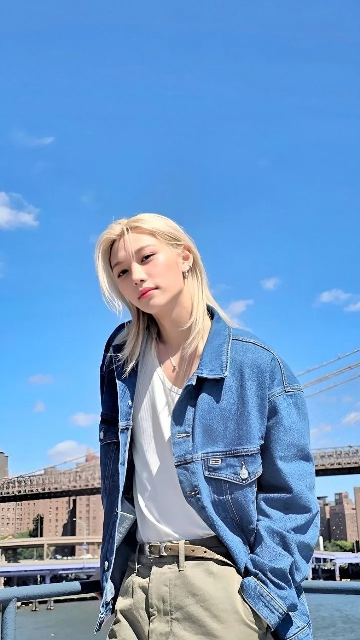 Chat with Felix - text or voice, Enjoy AI Chat Free & Safe