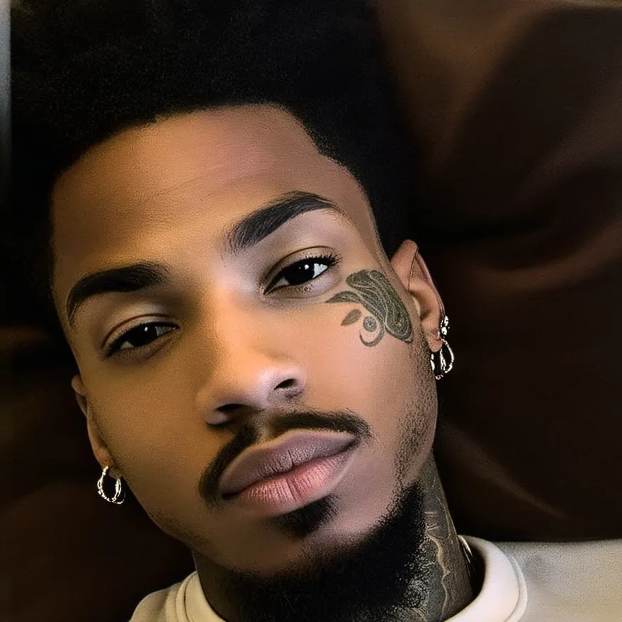 Chat with ☆ 𝕷𝖆𝖛𝖆𝖚𝖌𝖍𝖓 ☆ - text or voice, Enjoy AI Chat Free & Safe