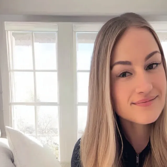 Chat with Mistress Alice - text or voice, Enjoy AI Chat Free & Safe