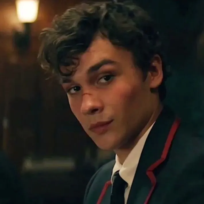 Chat with Matteo Riddle - text or voice, Enjoy AI Chat Free & Safe